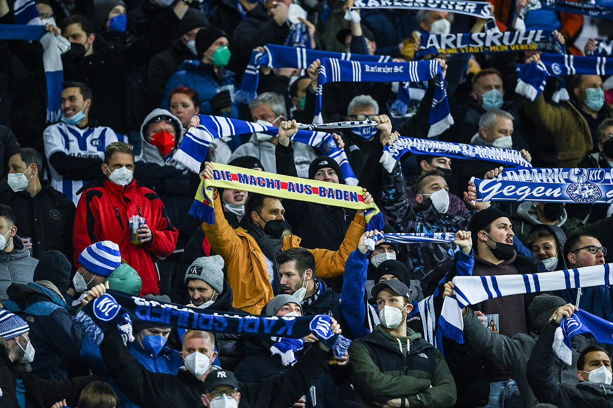 Alle Gästetickets verkauft: Rund 1.400 KSC-Fans im Pokal dabei: KSC - MEINE HEIMAT.