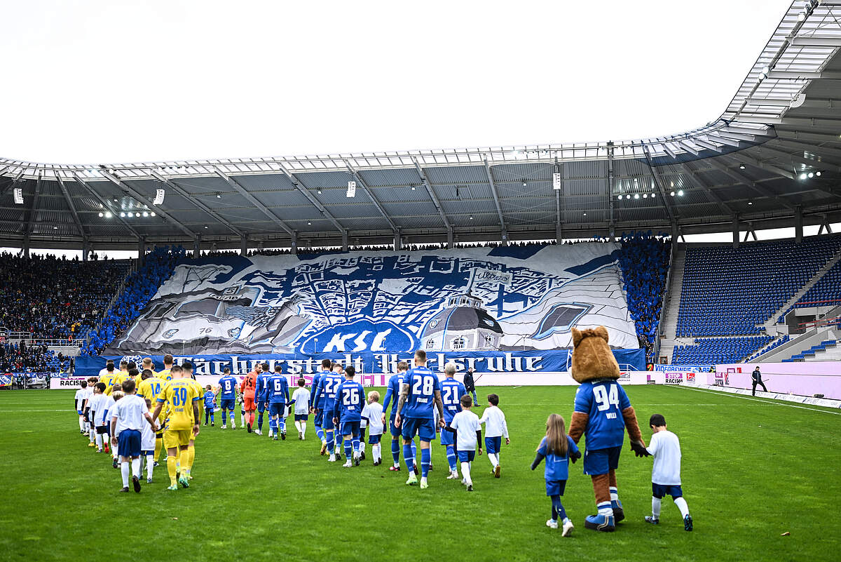 Fußballtraining, Profibesuch und exklusive Stadioneinblicke : KSC ...