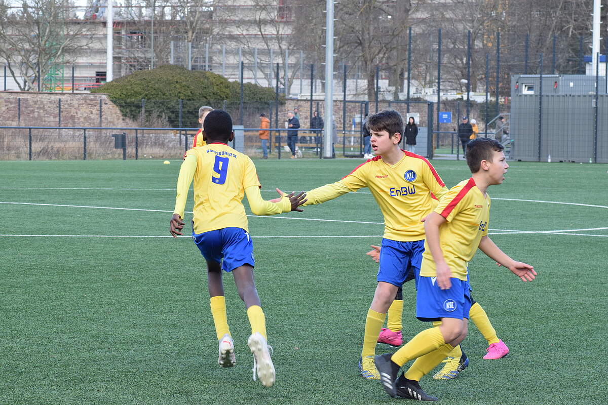 Leistungsvergleich der U12: KSC - MEINE HEIMAT.