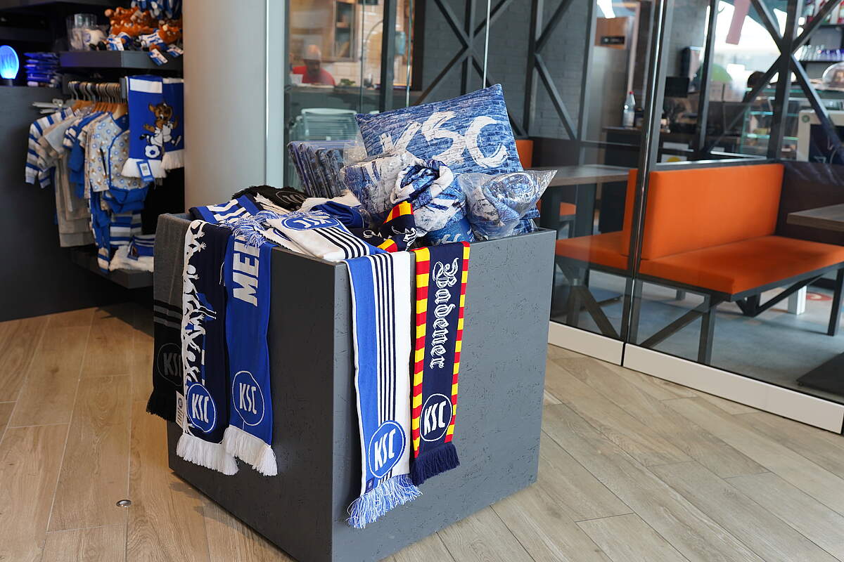 Verkaufsoffener Sonntag im Fanshop am Rondellplatz: KSC - MEINE HEIMAT.