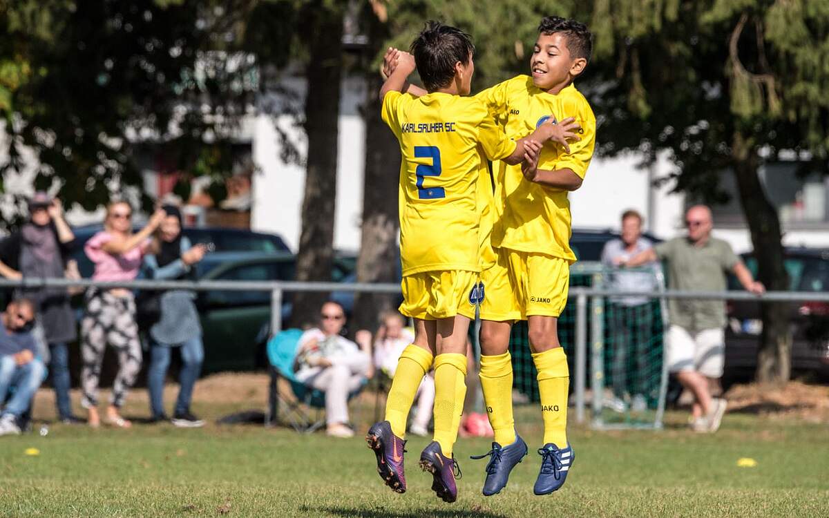 Eine Runde weiter: U12 gewinnt Pokalspiel in Knielingen: KSC - MEINE HEIMAT.