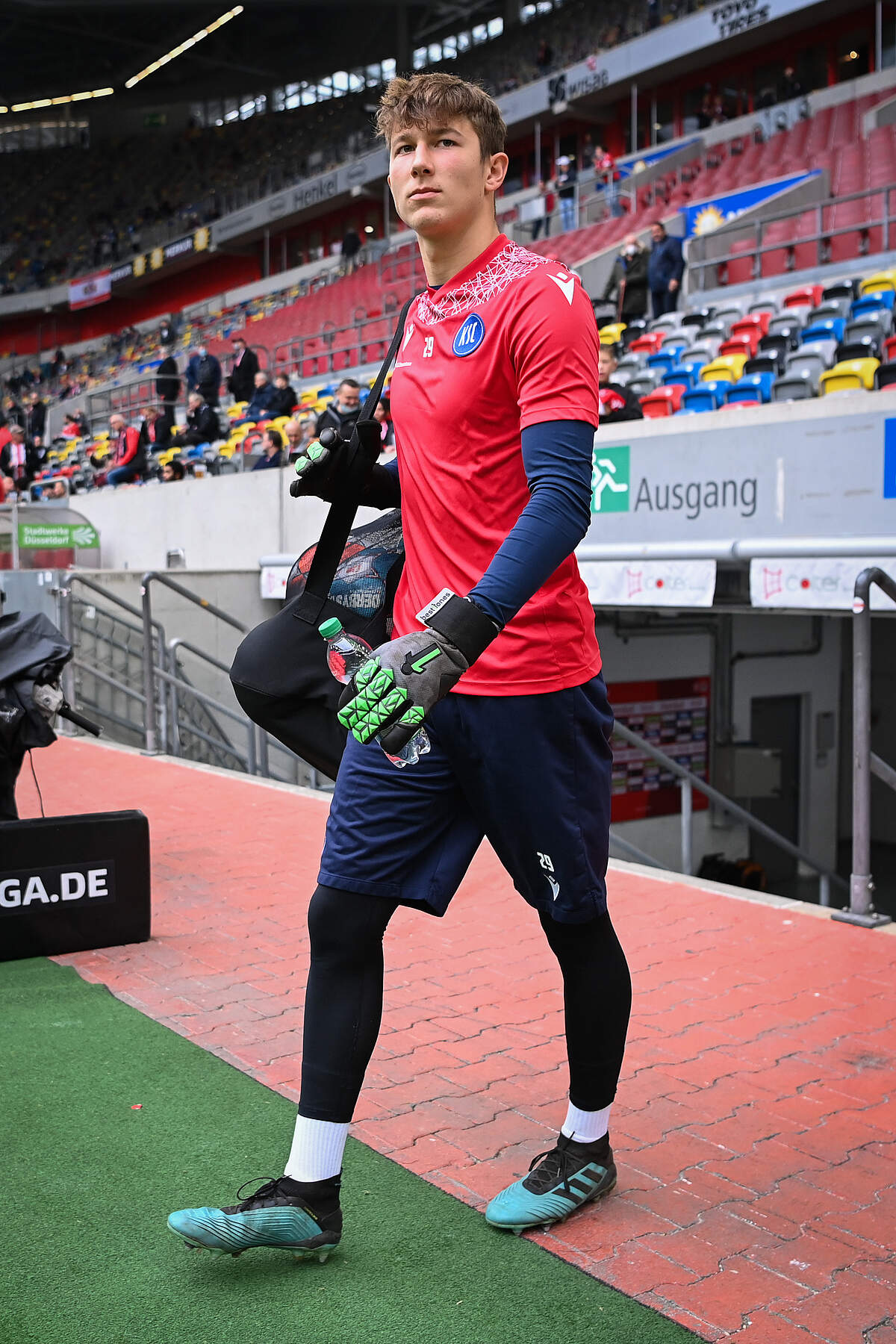 Turnier in Israel: Max Weiß bei der deutschen U18: KSC - MEINE HEIMAT.