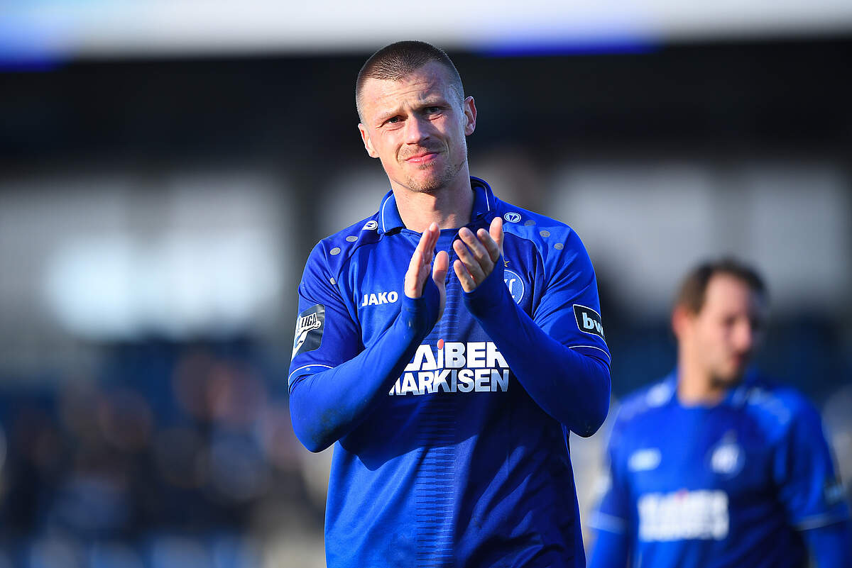 KSC reist mit Rückenwind zum KFC Uerdingen: KSC - MEINE HEIMAT.