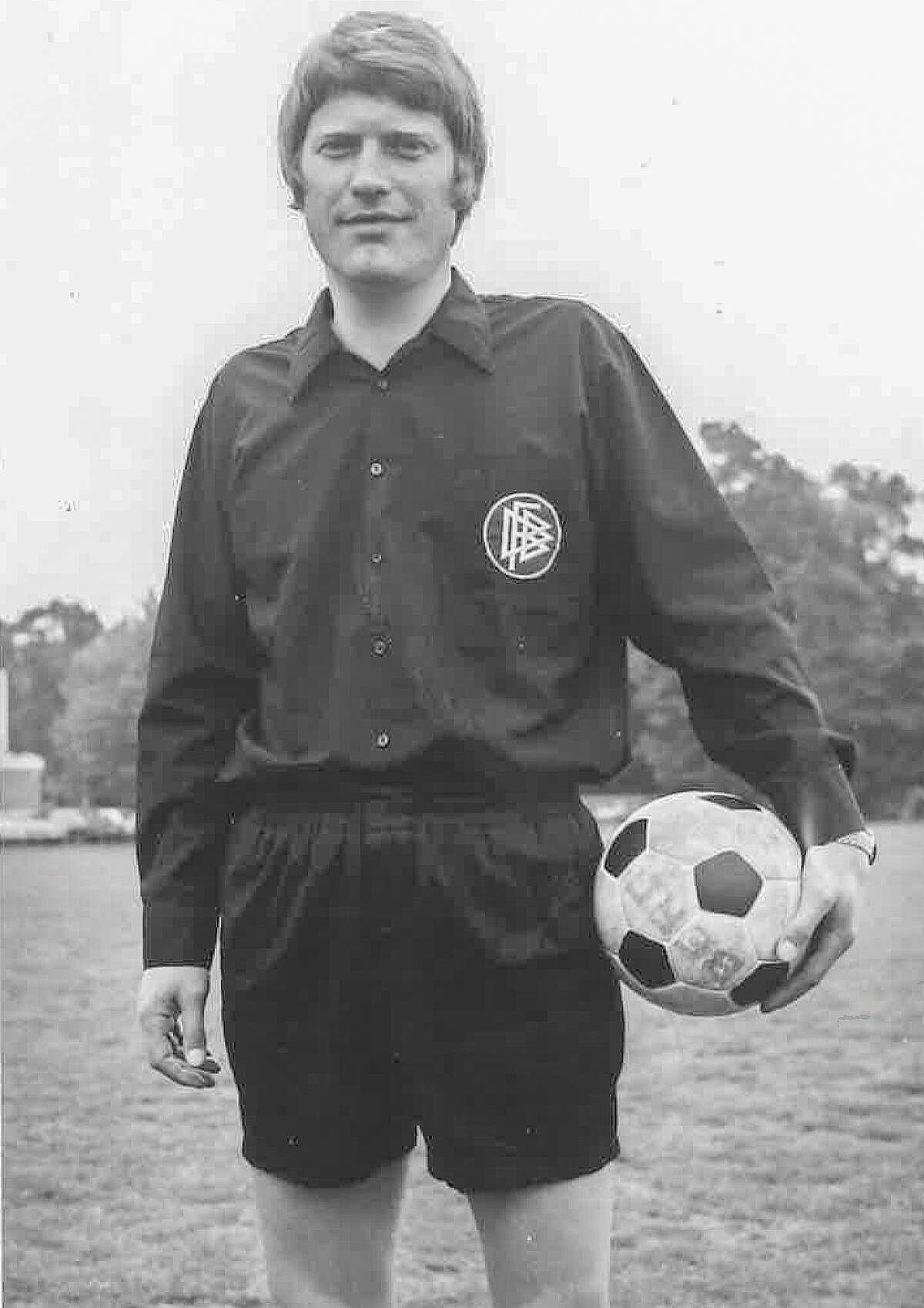 KSC trauert um Klaus Clajus: KSC - MEINE HEIMAT.