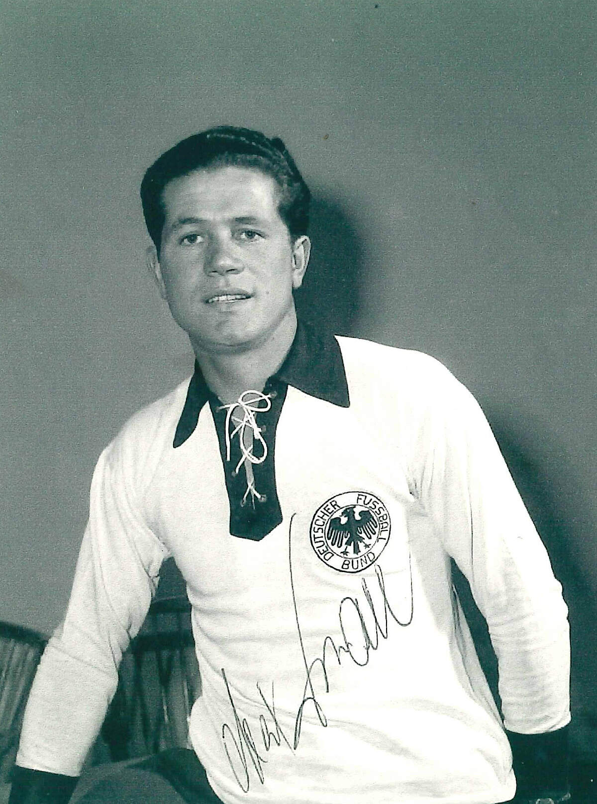 KSC trauert um Max Schwall: KSC - MEINE HEIMAT.