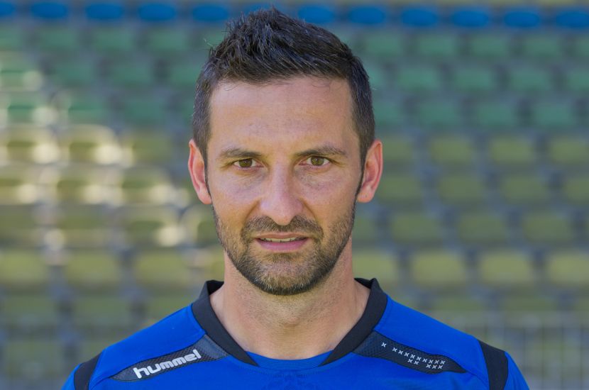 Zinnbauer erhält Fußballlehrer-Lizenz: KSC - MEINE HEIMAT.