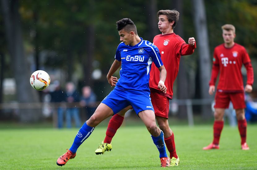 Talent Valentino Vujinovic unterschreibt langfristigen Vertrag beim KSC ... Talent Valentino Vujinovic unterschreibt langfristigen Vertrag beim KSC ...